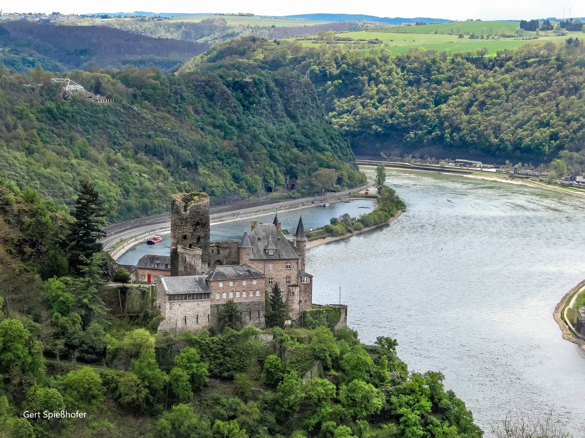 スイスアルプスとラインの古城 | AMA ウォーターウェイズ｜AmaWaterways｜海外の船旅・運河クルーズ ・オーシャンドリーム